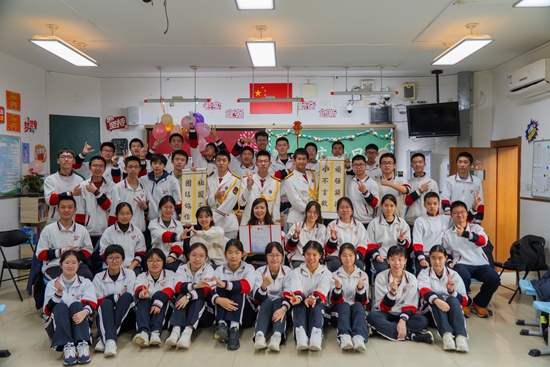 这所中学学生养成的“思维定式”：发自内心想为别人做些什么_青年组织__中国青年网